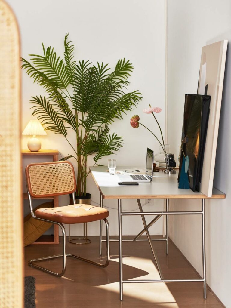 WALTER TABLE - MyDollsHouse