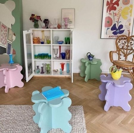 CURVY SIDE TABLE - MyDollsHouse